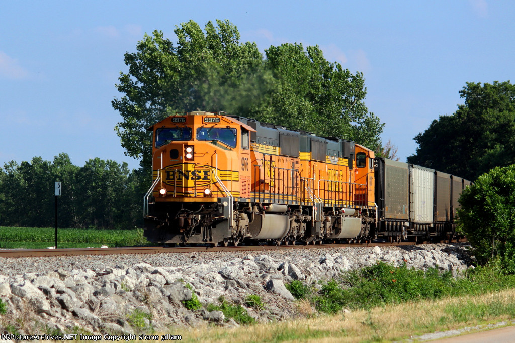 BNSF 9976 leads a empty coal train back to the mines.